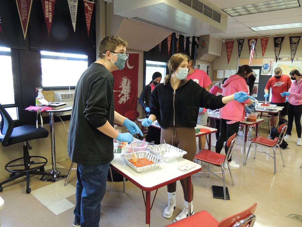 GHS students help the community with lasagna - Guilderland Central Schools
